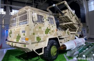 قاذفة صواريخ صينية جديدة"SR5 MLRS" قادرة على إطلاق ذخائر وصواريخ