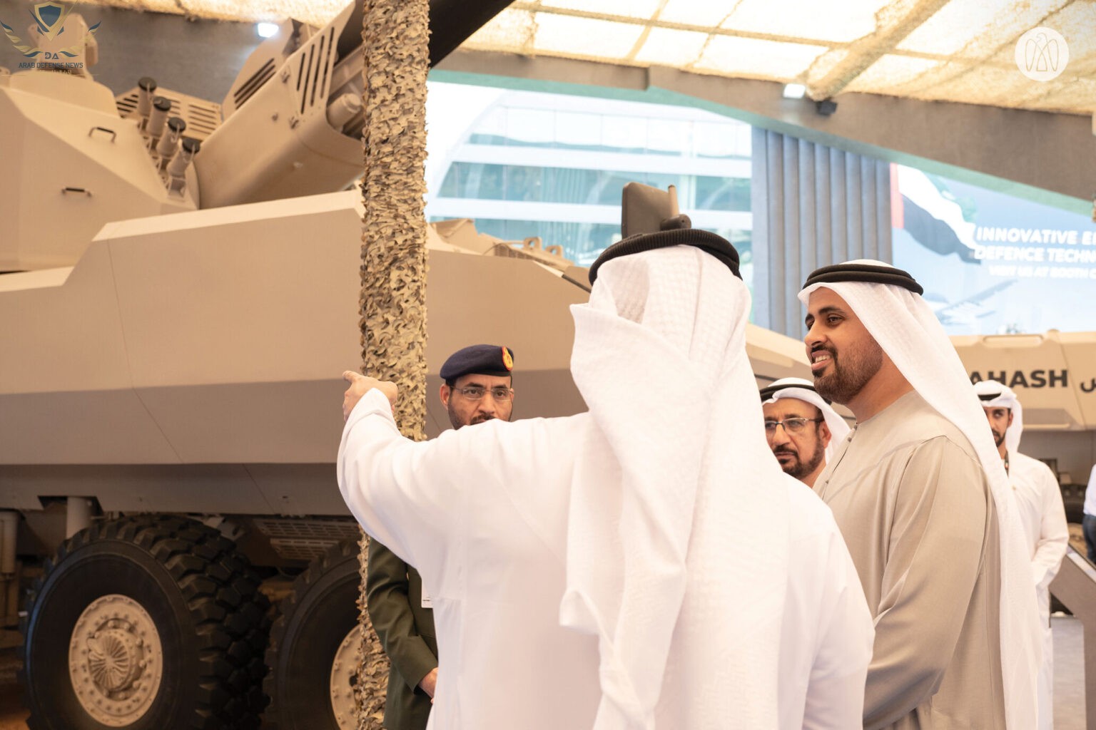 الإمارات تدخل سوق المركبات عبر توقيع أول عقد لتوريد مركبة Wahash 8×8 ...